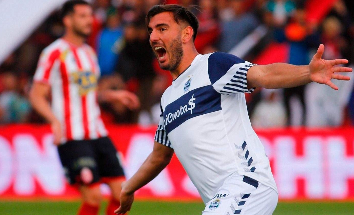 Alexis Domínguez es nuevo refuerzo de Barracas Central