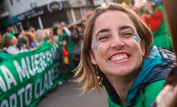 Ro Ferrer: "O peleás o seguís reproduciendo"