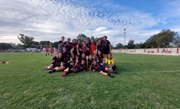 FC Fénix da sus primeros pasos