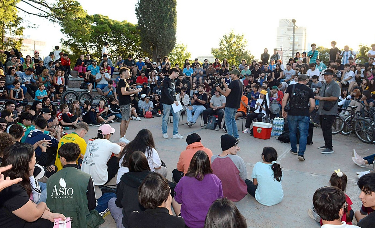 El Oliver se llenó de rimas