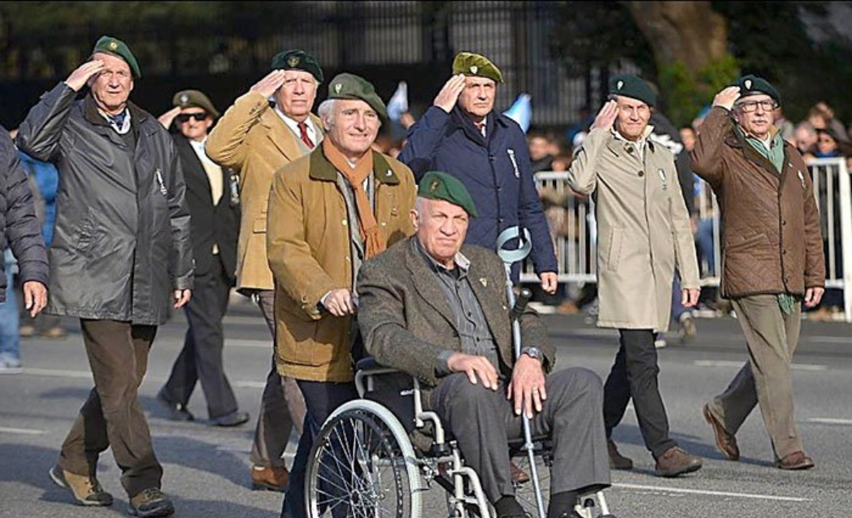 Aguad justificó la presencia de Aldo Rico, excarapintada, en el Día de ...