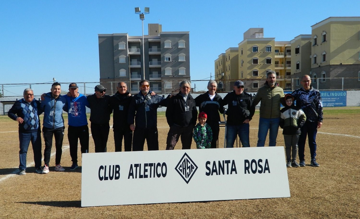 Atlético Santa Rosa homenajeó a sus goleadores históricos