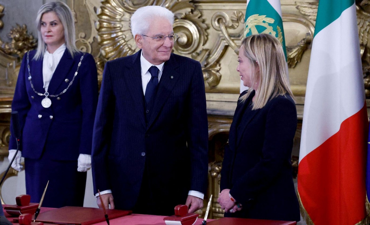 La líder de ultraderecha Meloni juró como la primera mujer premier de ...