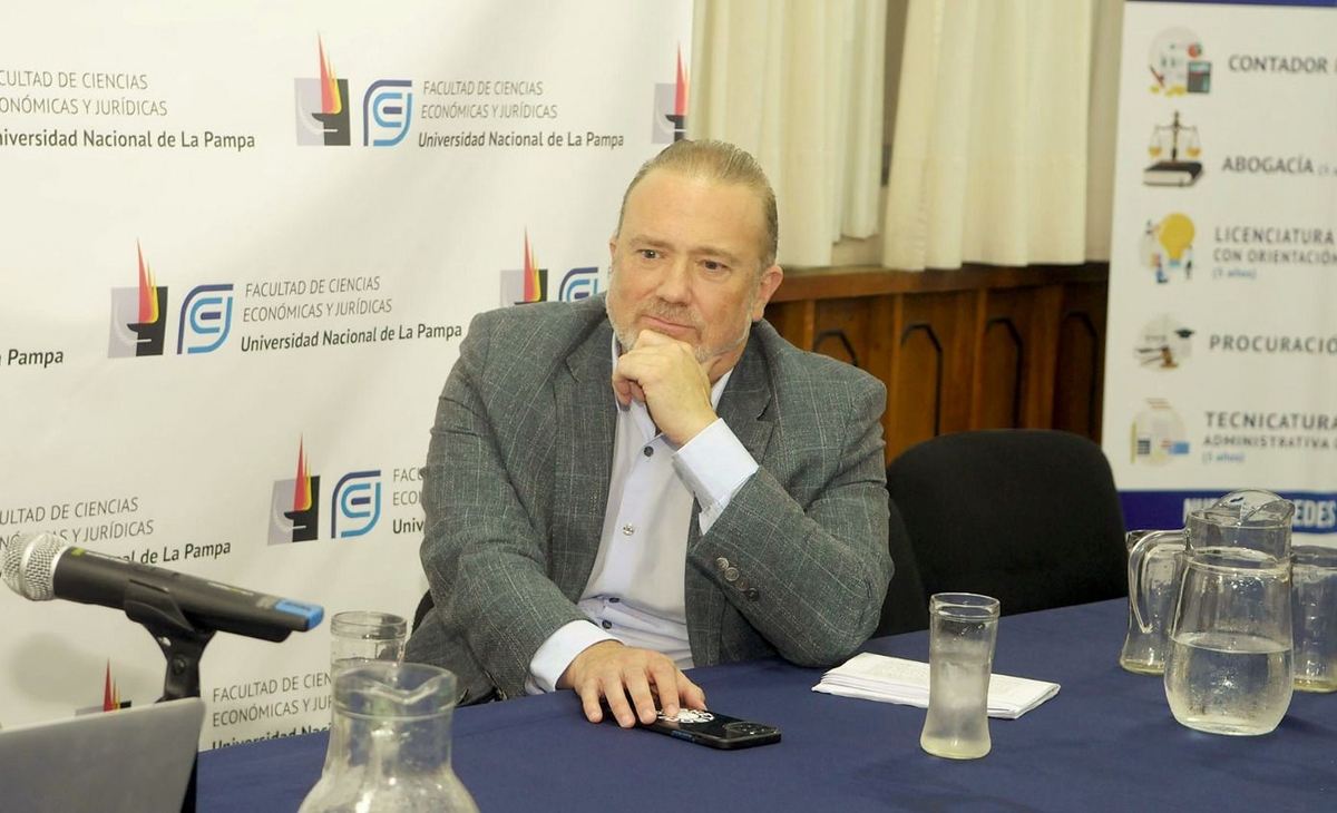 Gil Domínguez: "El Pacto de Mayo es en realidad el 'contrato de ...